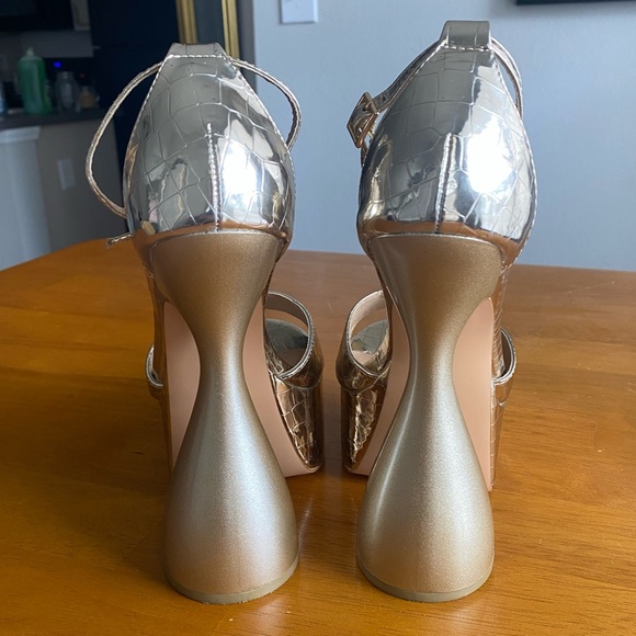 Shoes | Metallic Gold Platform High Heels | Poshmark